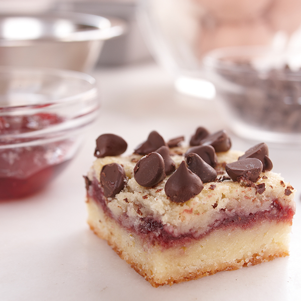 Chocolate Raspberry Squares - Smucker's®